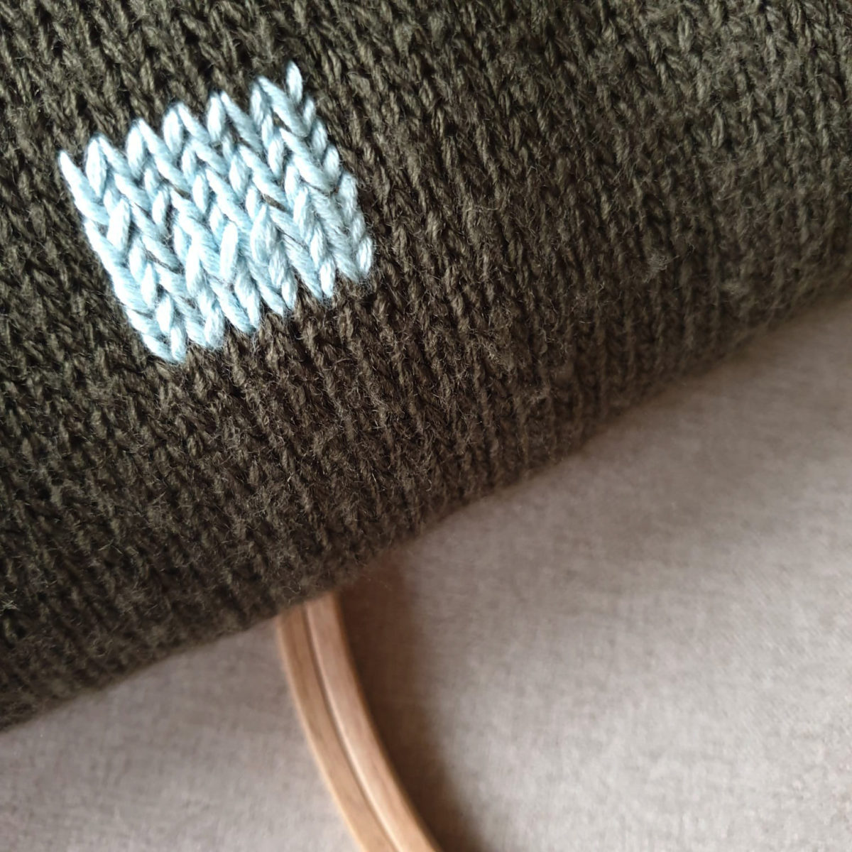 DIY #3 - Comment repriser et réparer son pull - Atelier Ellenitsa